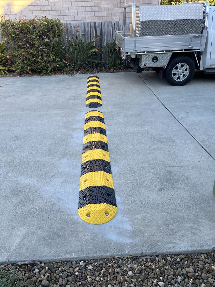 2.86m Polyethylene/Plastic Budget Speed Hump With Fixings – Car Park ...
