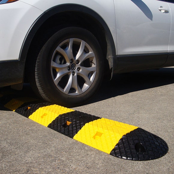 2.86m Polyethylene/Plastic Budget Speed Hump With Fixings – Car Park ...