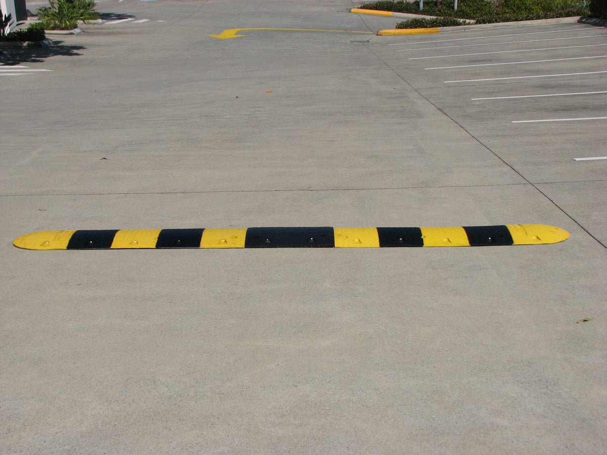 3.2m Rubber Speed Hump with Fixings – Car Park Safety Supplies